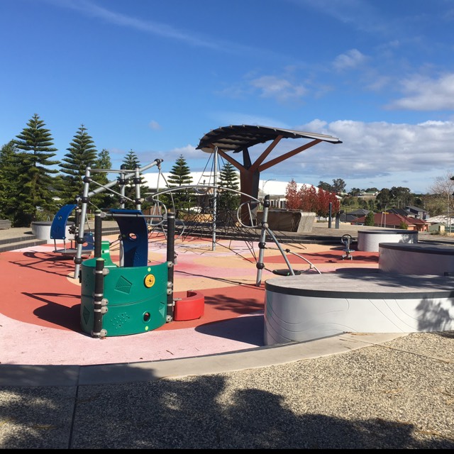 Caddens Park | Playground Finder